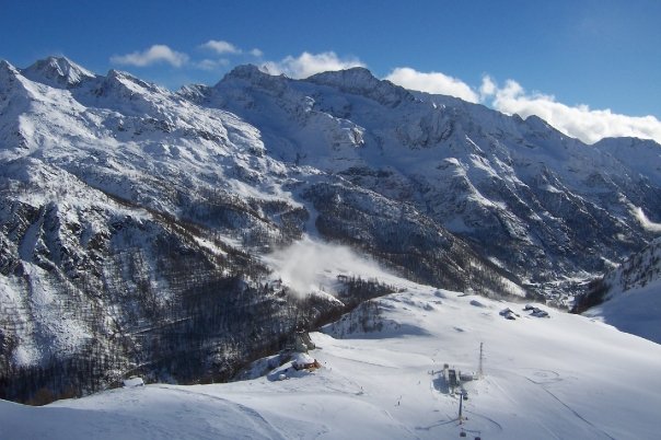 Resort guide Champoluc: maps, restaurants & information