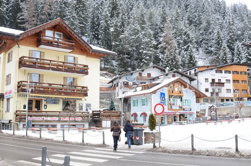 Resort guide Canazei: maps, restaurants & information