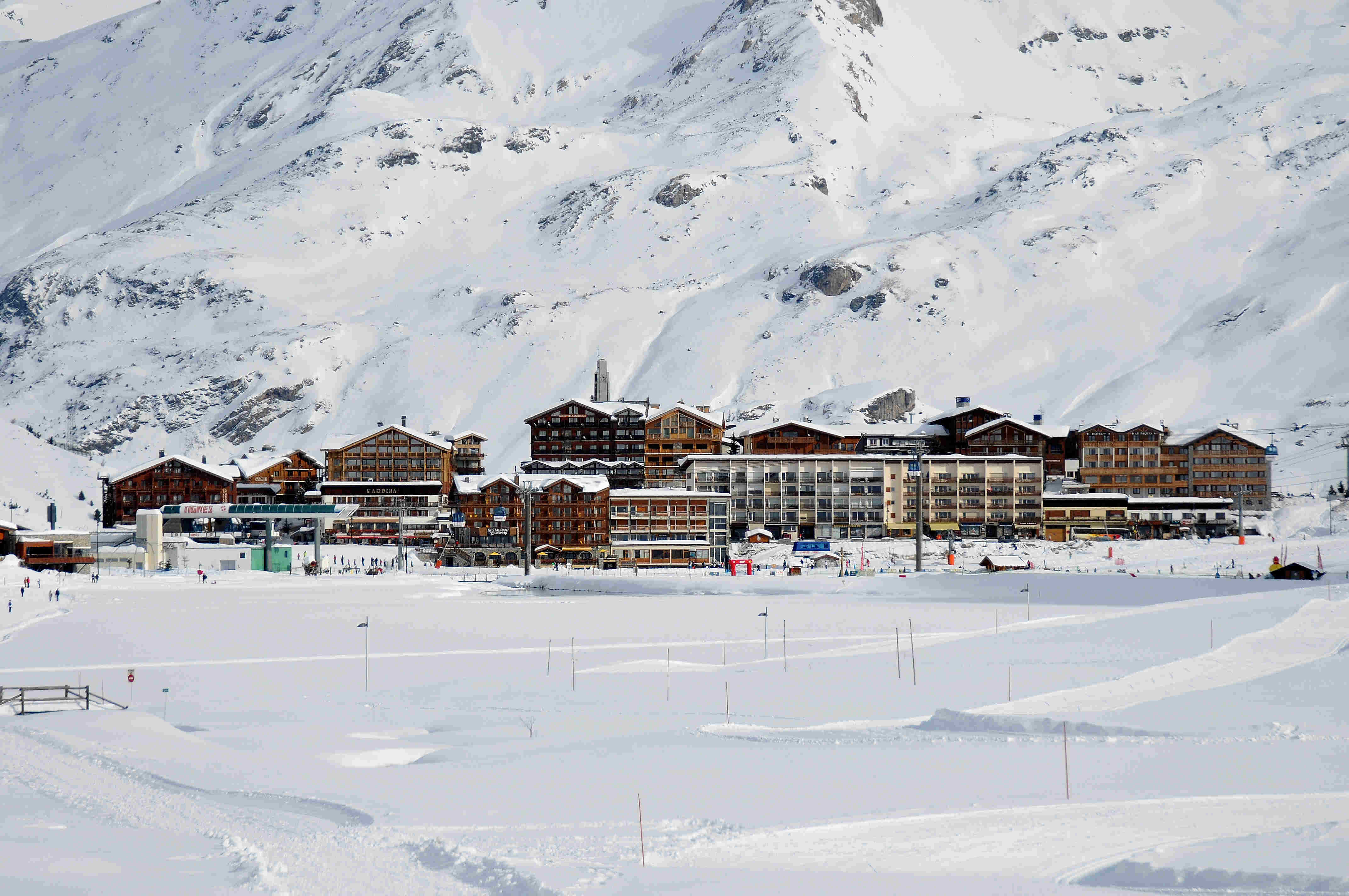 Resort guide Tignes: maps, restaurants & information