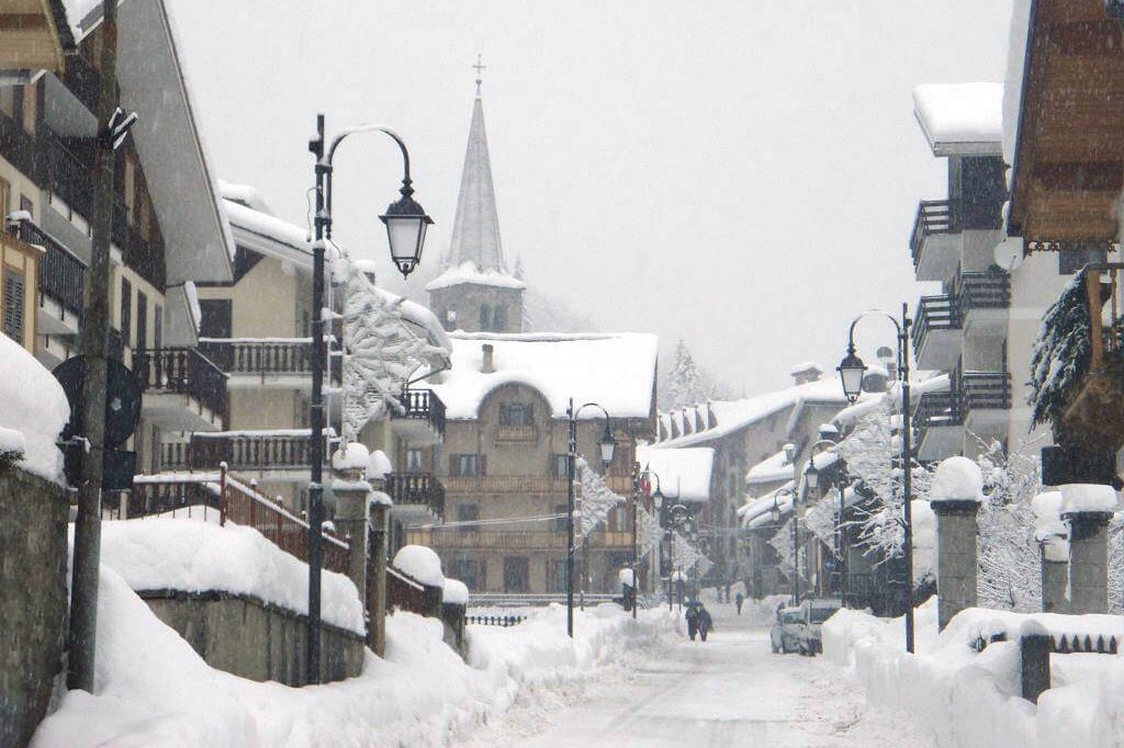 Resort guide Alagna: maps, restaurants & information