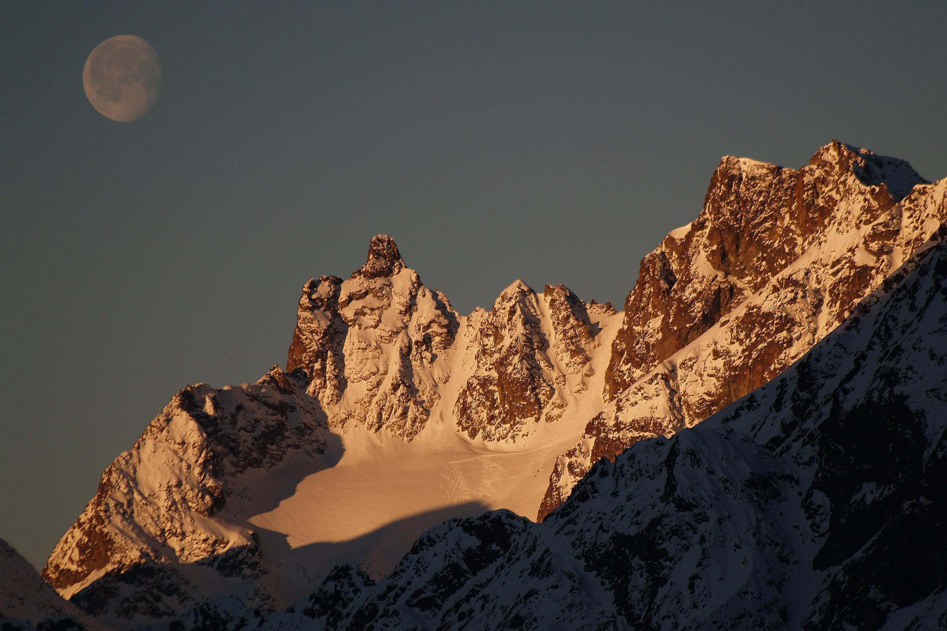 Resort guide Cervinia: maps, restaurants & information