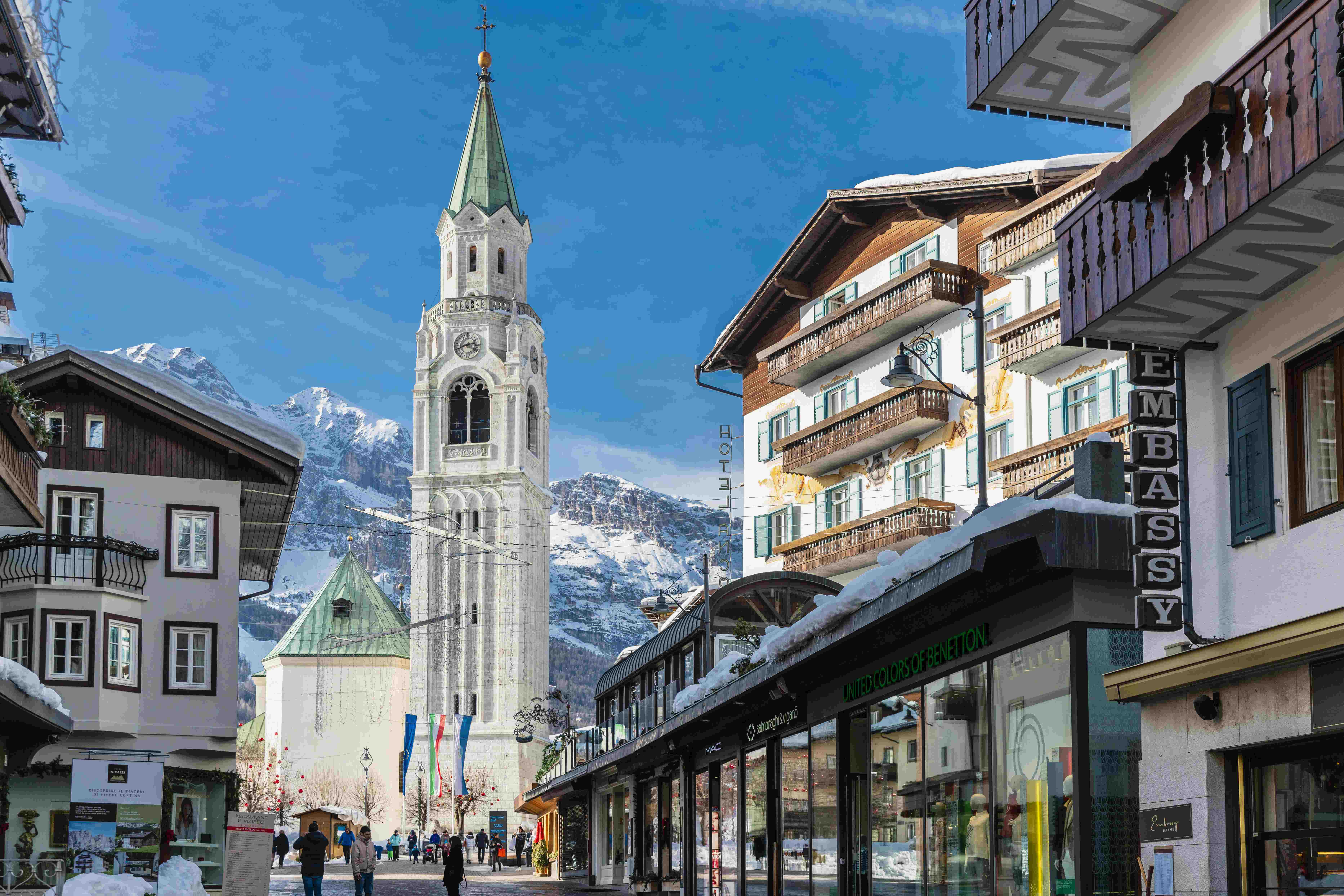 Resort guide Cortina: maps, restaurants & information