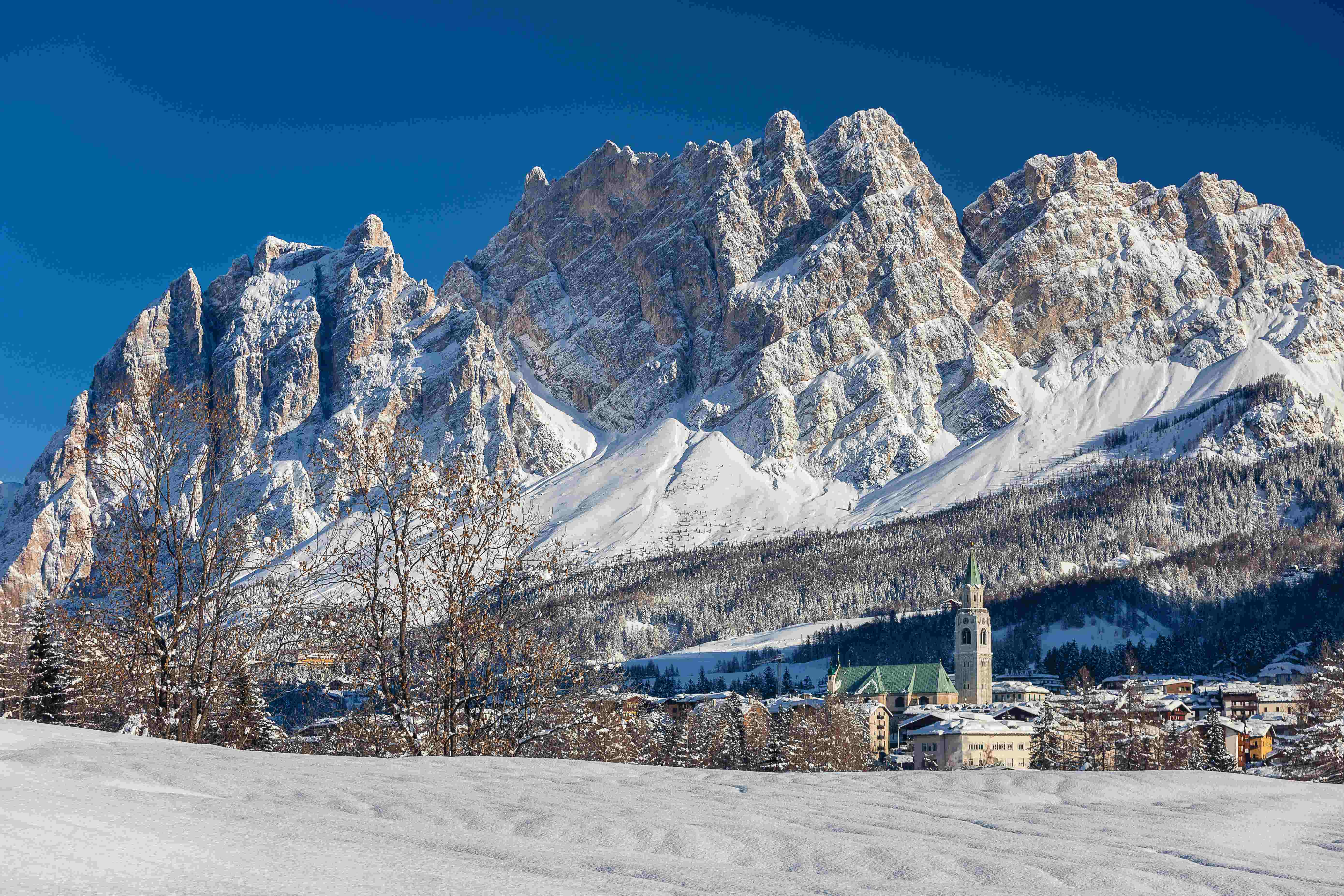 Resort guide Cortina: maps, restaurants & information